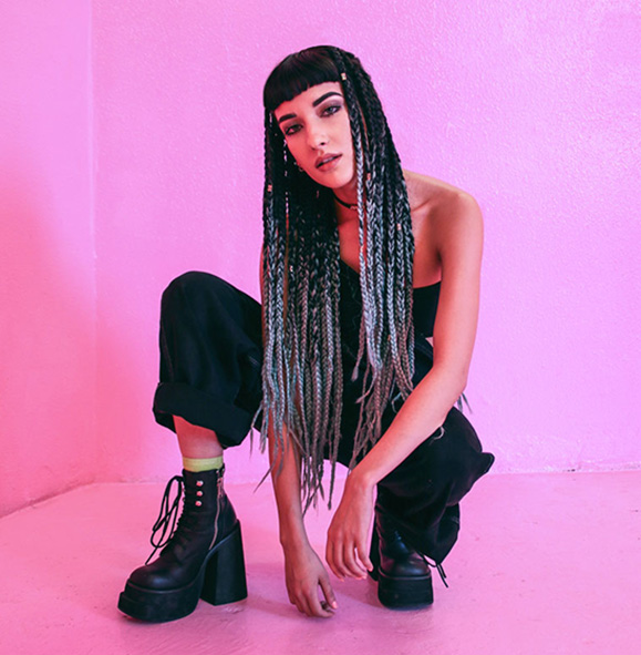 Arturia - Anna Straker